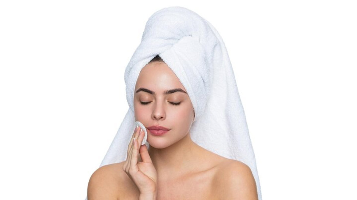 Does micellar water need to be washed off after use? Dermatologist explains