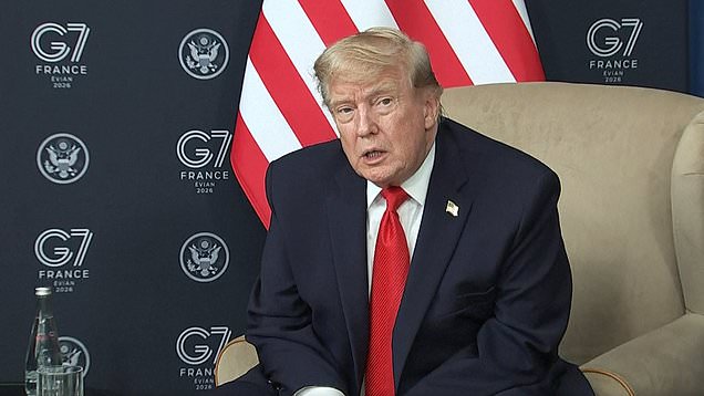 Trump changes plans to attend dinner because it's 'not gold leaf ...