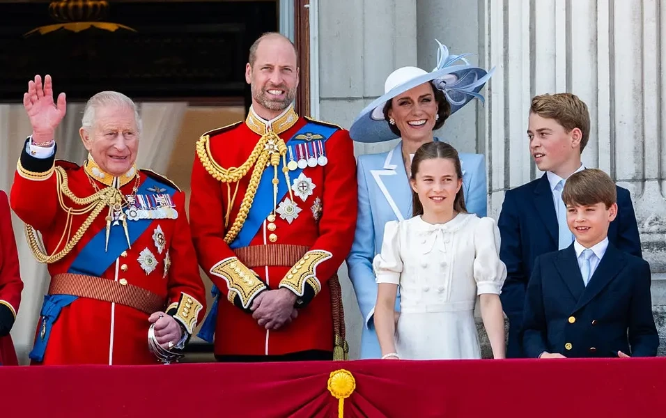 Lip reader reveals playful royal balcony exchanges