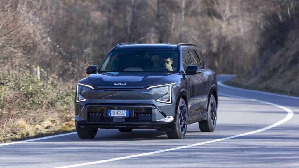 Nuove Kia EV3 AWD ed EV5 AWD: trazione integrale e ricarica da 22 kW