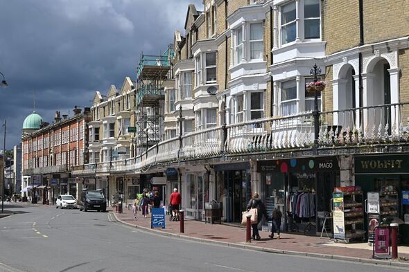 High street favourite begins closing 37 shops across the UK - full list