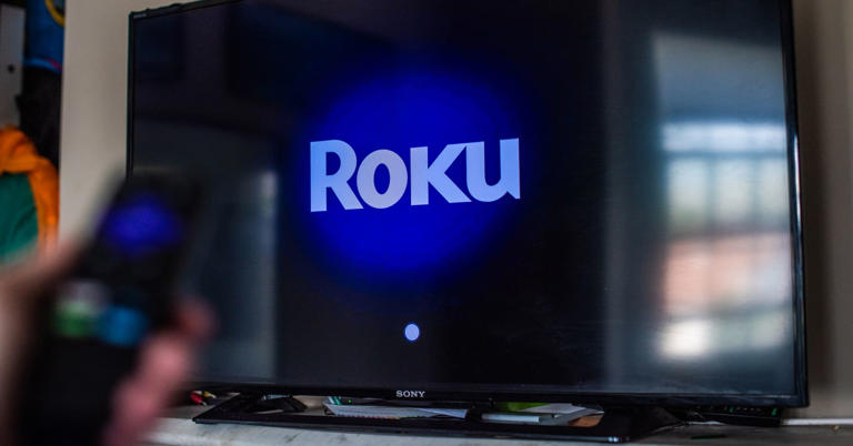 SpaceX rally continues, Dow's new record, Fox buys Roku and more in ...