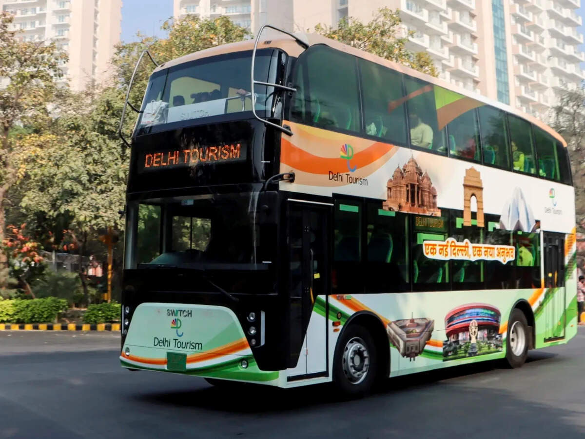 Delhi's double-decker tourist bus crosses 1,500 riders mark; summer ...