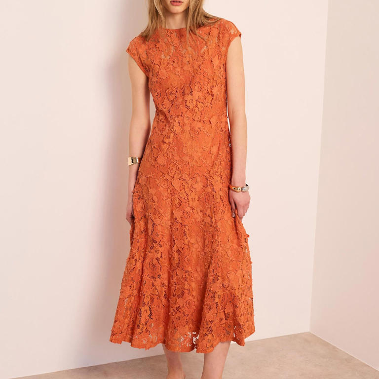 Cat Deeley's zesty orange M&S dress is perfect for petites