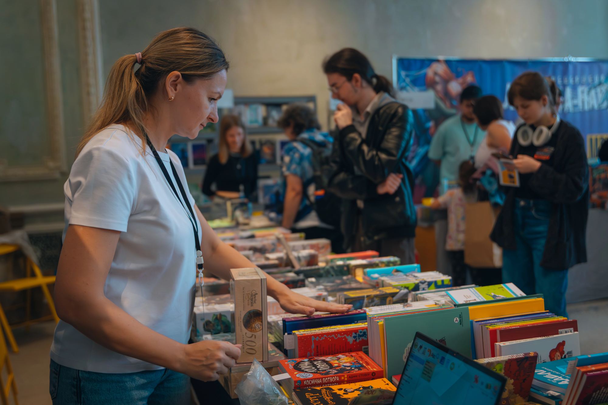 28 school book fair moments from the ’80s and ’90s that still hit different