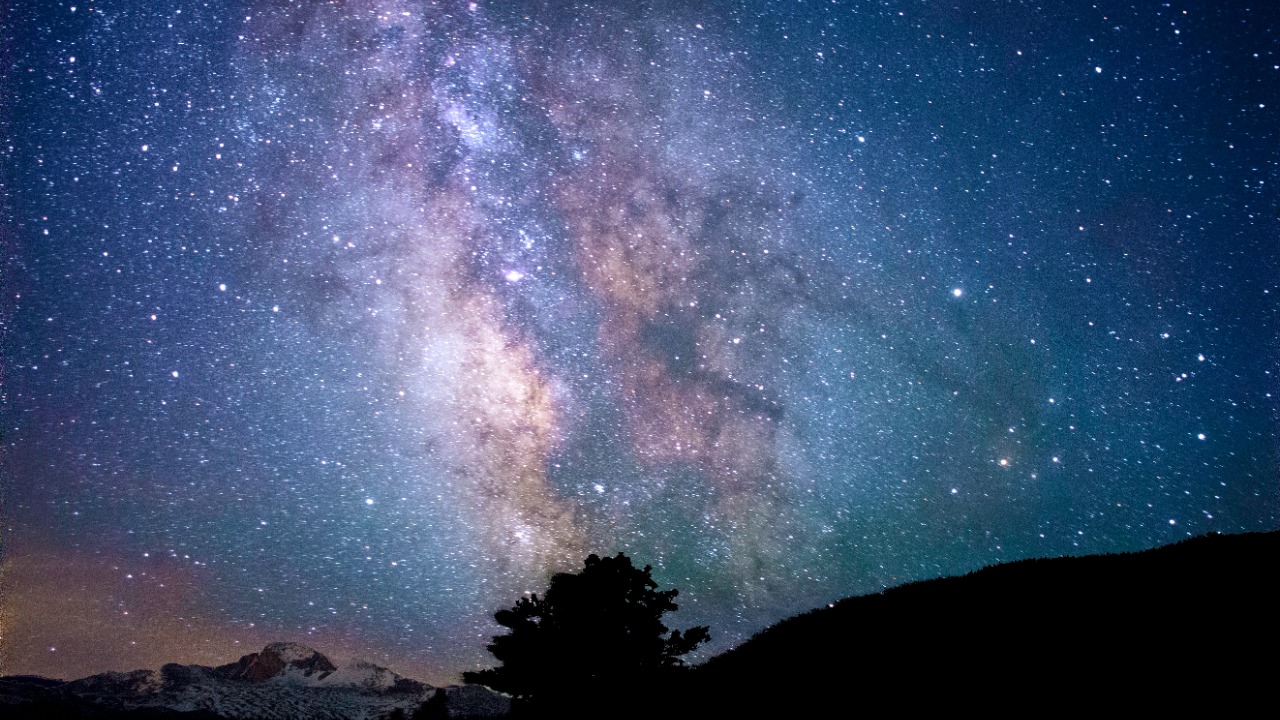 6 things you can spot in the night sky this month without a telescope