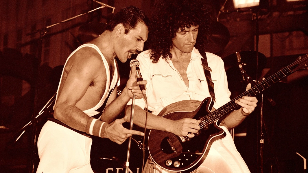 8 iconic backstage and onstage moments of the 1980s