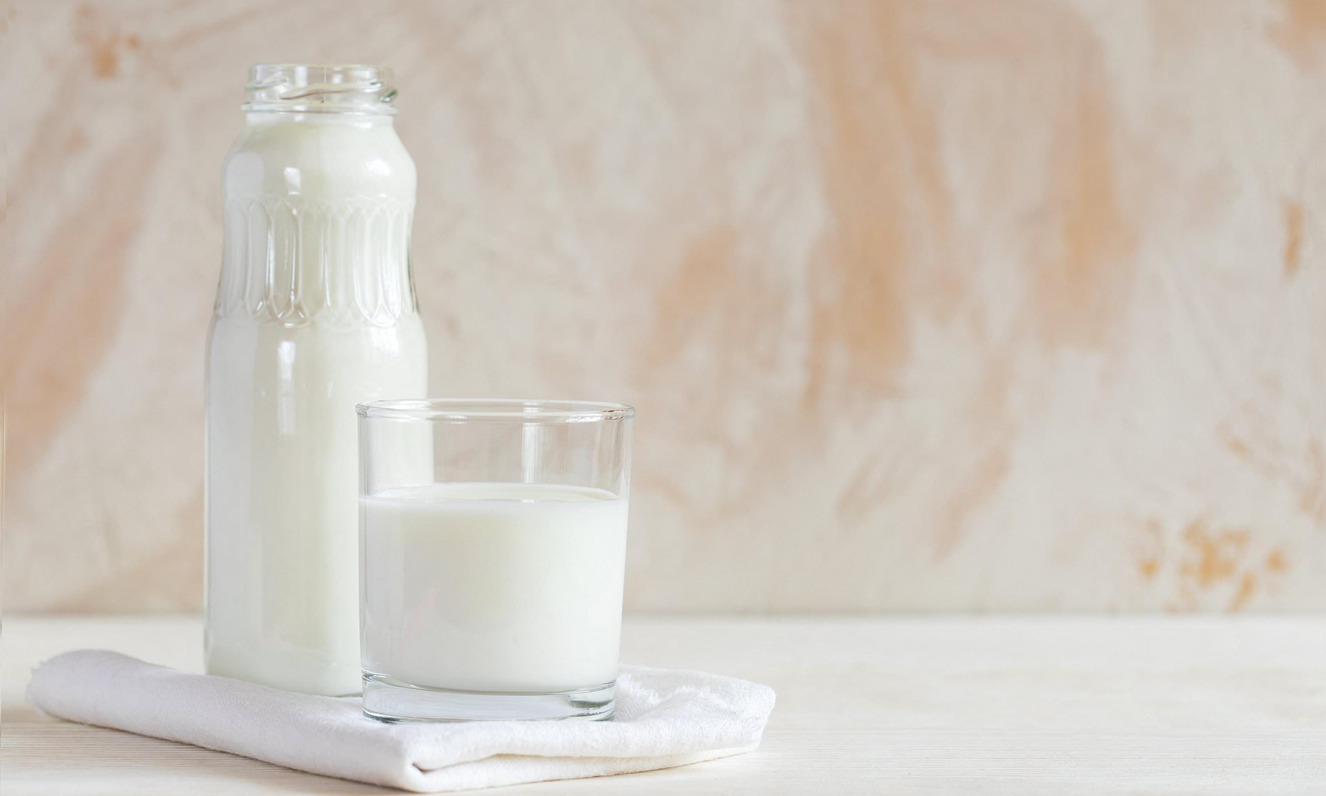 Shoppers go crazy for 'non-UPF' milk - but experts say it might not be ...