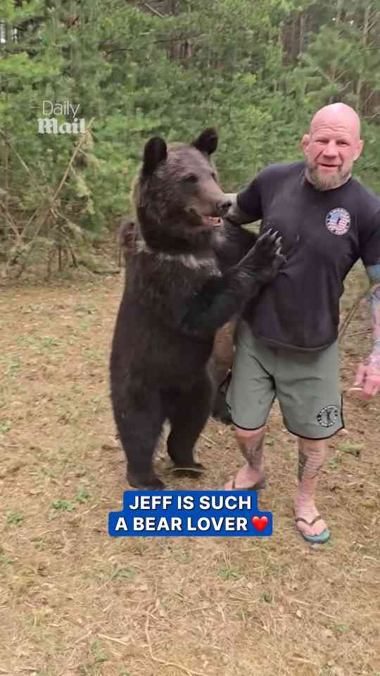 Man experiences unforgettable bear hug encounter