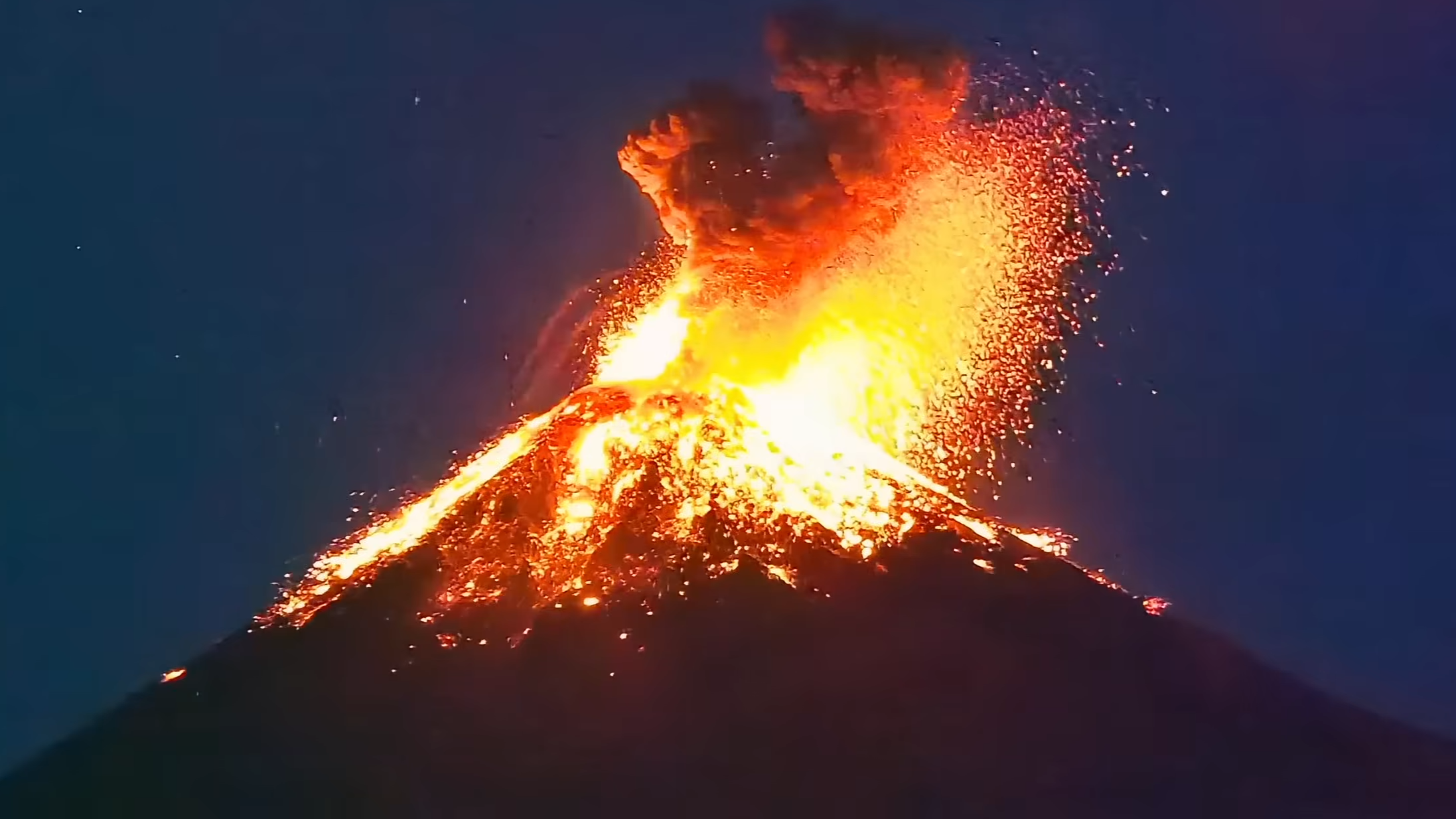Watch A Tall Volcano Eruption Throw Fire Above Guatemala