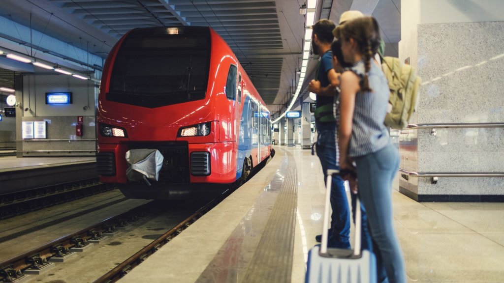 La SNCF lance une vente flash : 100 000 billets sont à prix mini pour ...