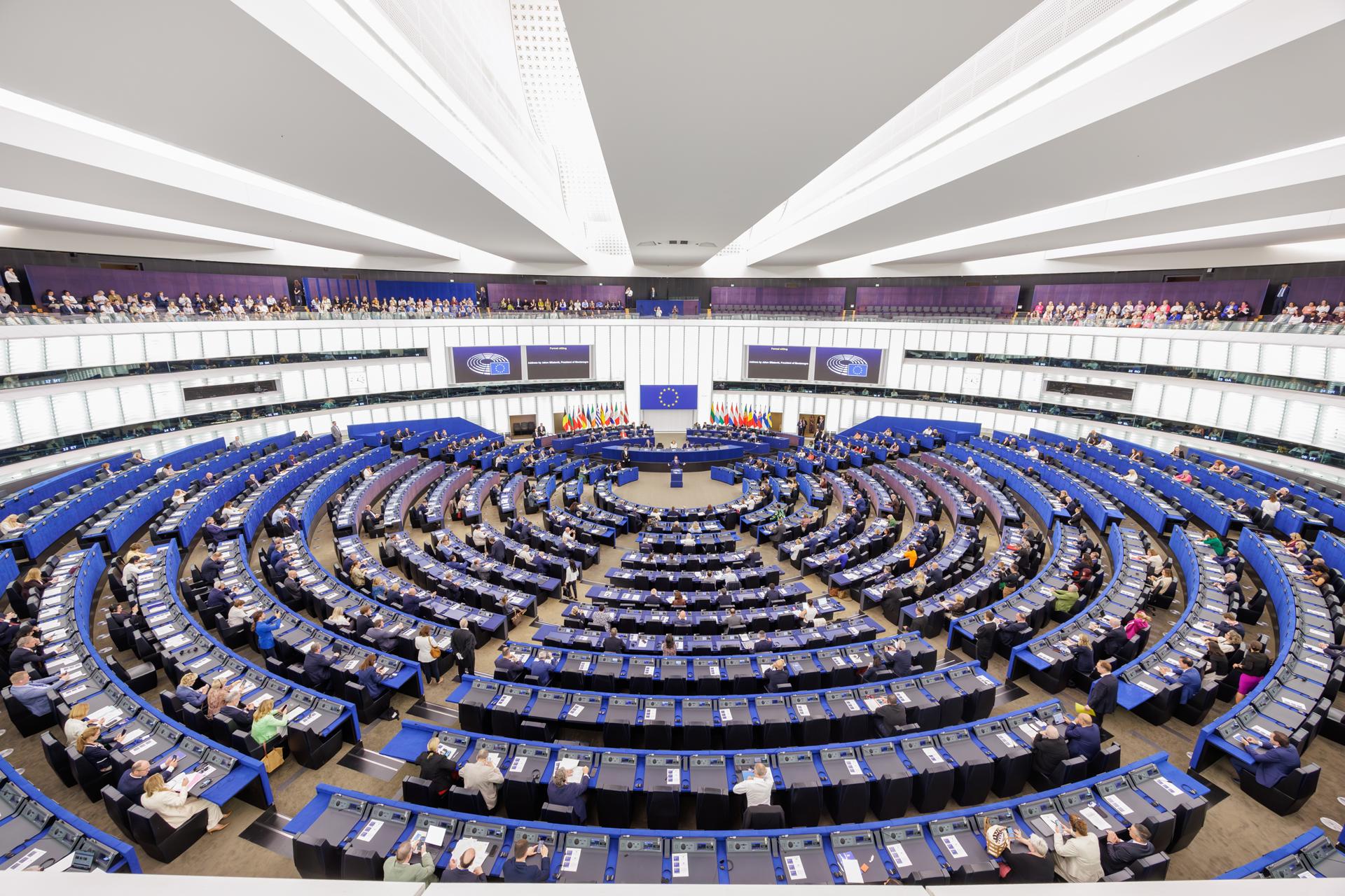 El Europarlamento allana el camino al pacto arancelario con EEUU: así ...