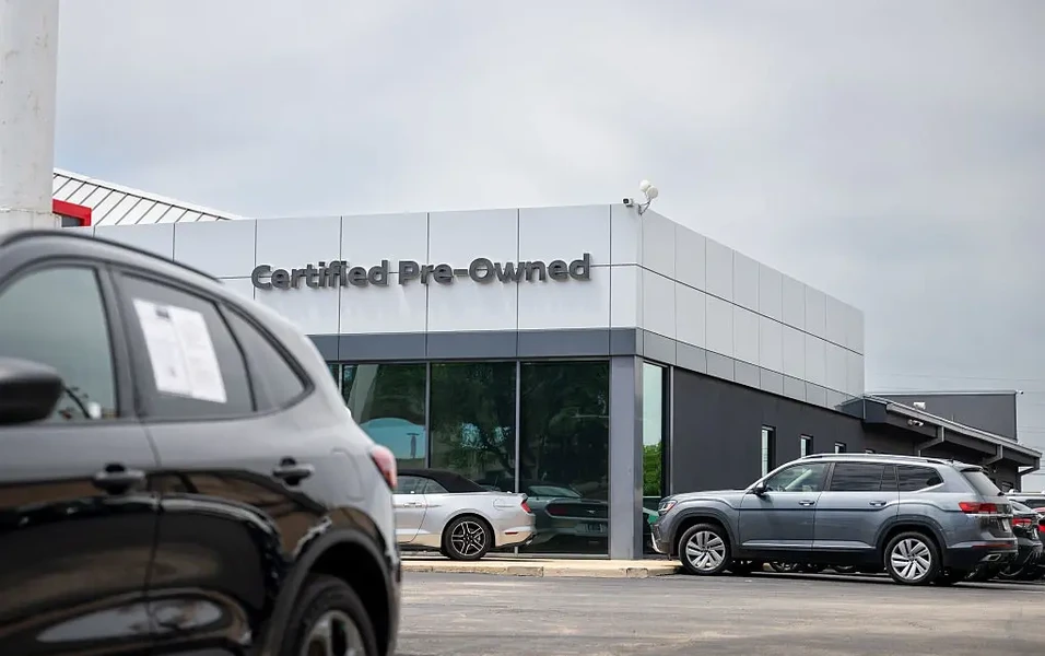 How to choose cars that keep value
