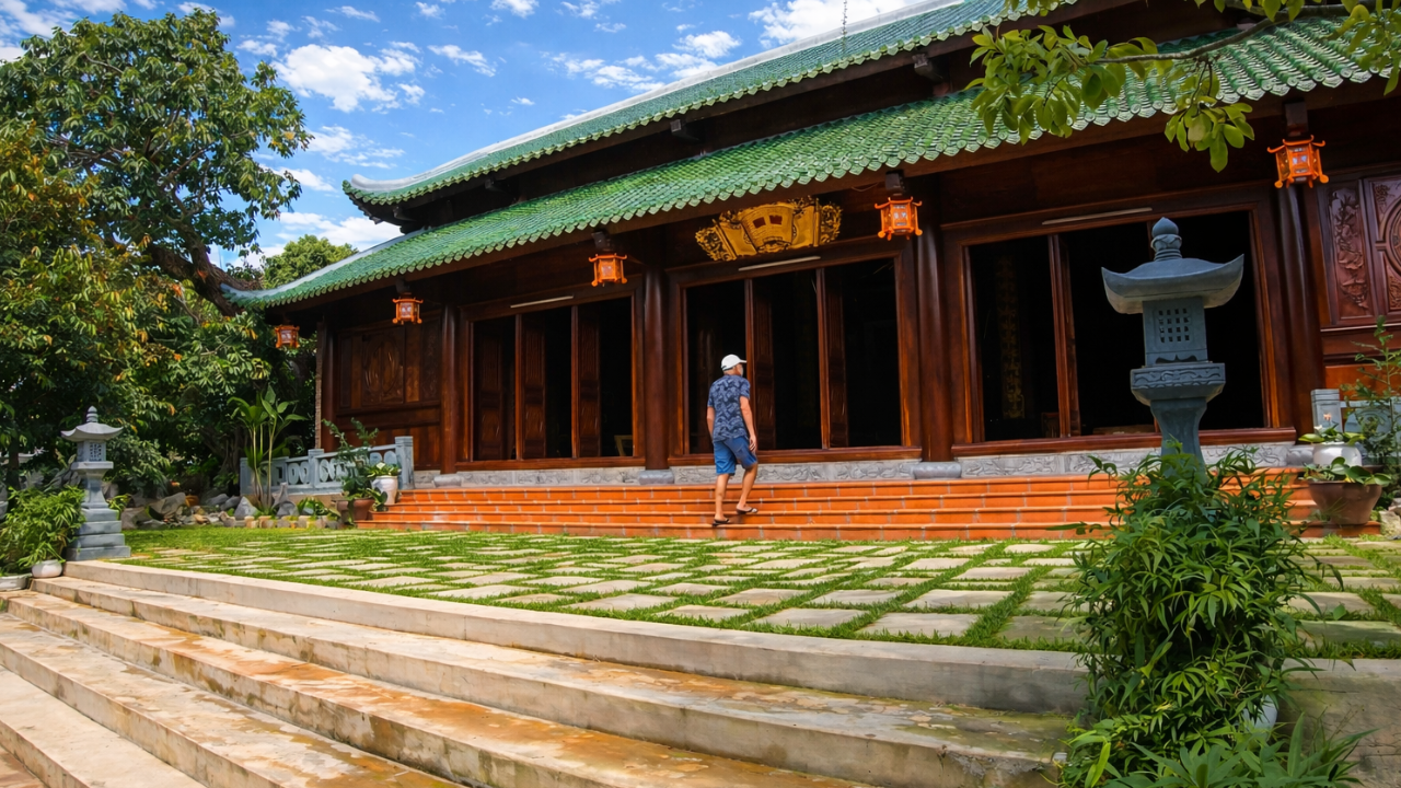 Discovering the beauty of Linh Ung Pagoda (4K)