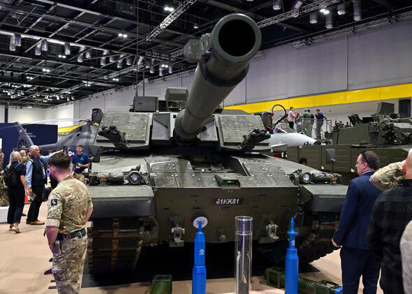 British Army's new £1bn tank fleet delayed in new humiliation for UK ...