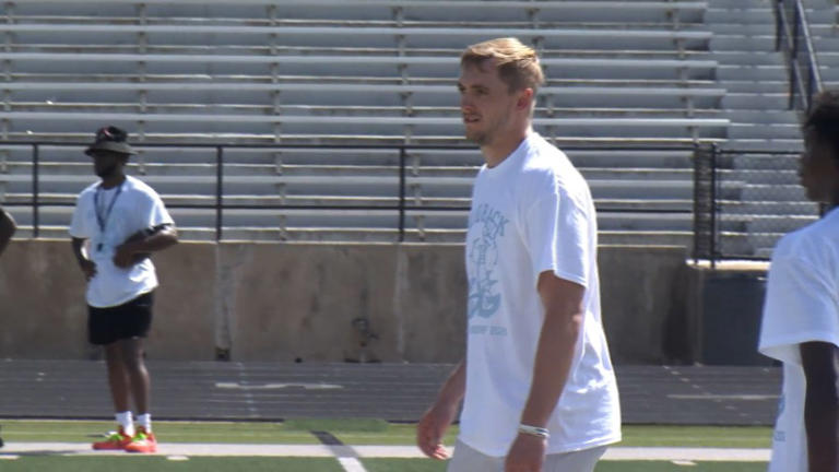 Carolina Panthers’ King joins 49ers’ Williams at Longview youth camp