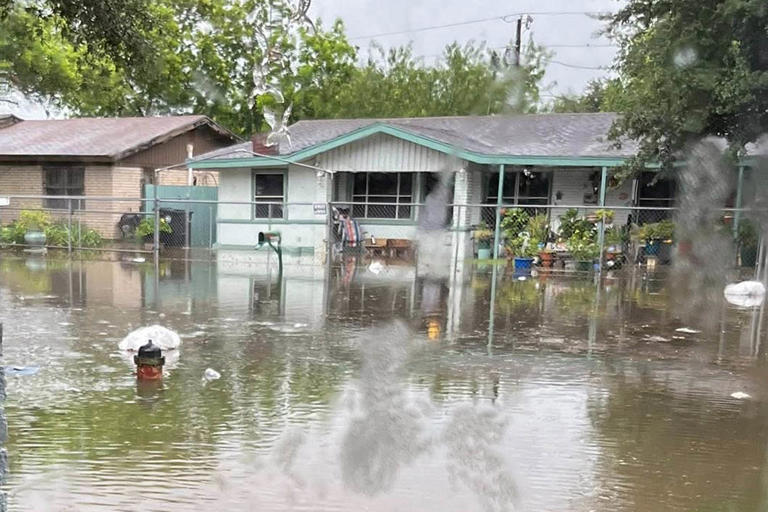Flooding wreaks havoc in the South as severe weather continues hold on ...