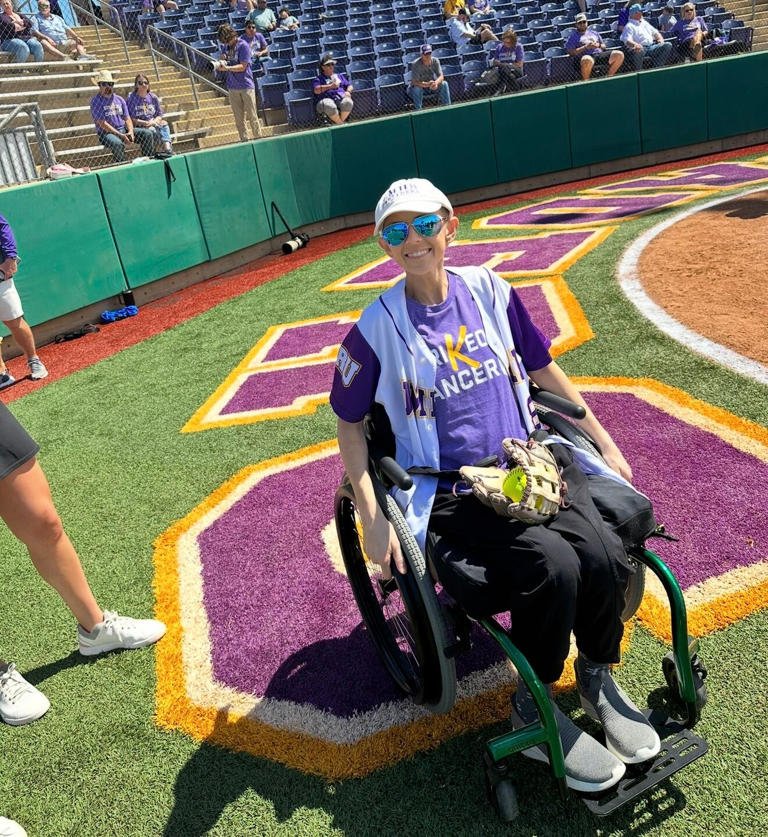 Emily Bounds, former star softball player and cancer fighter, dies at 28