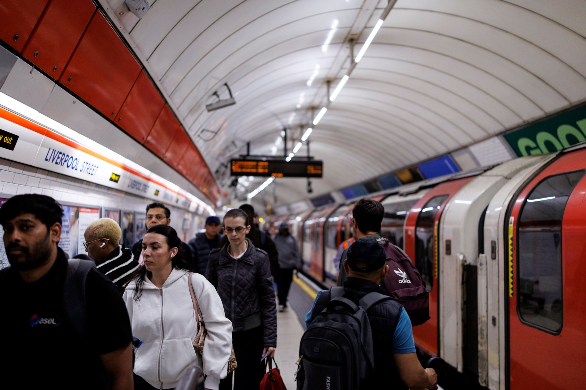 Londoners enduring major rush hour delays across several Tube lines