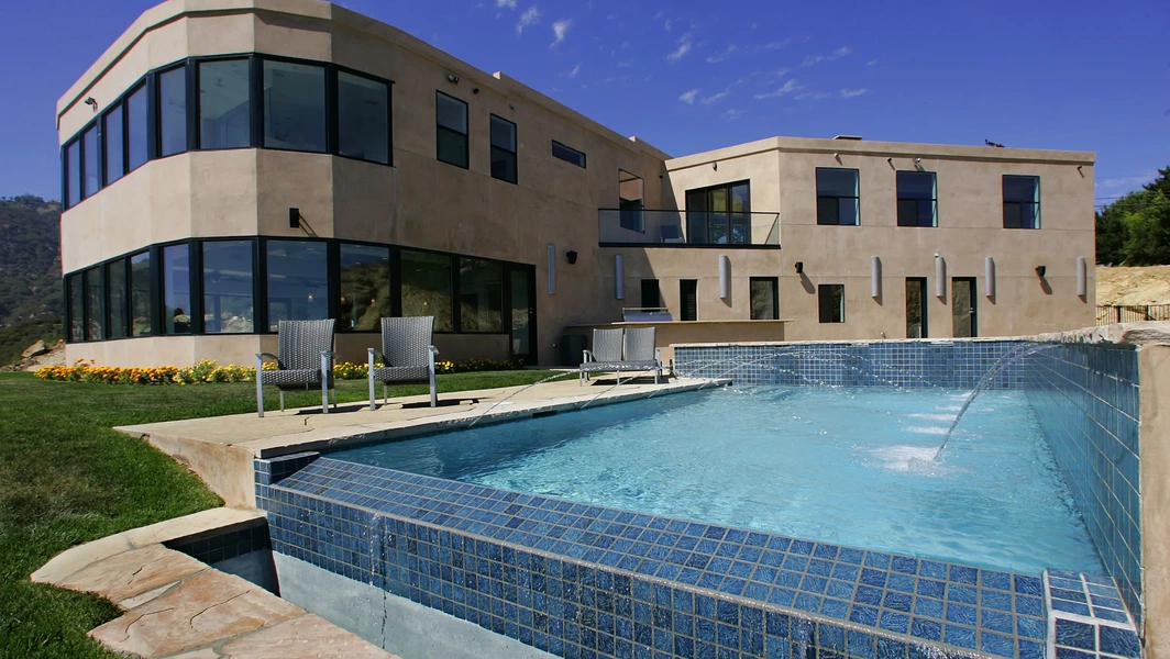 15 luxury home features that drain your finances