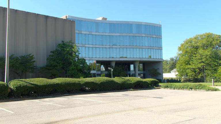 Demolition begins on former Commercial Appeal building for new Regional ...