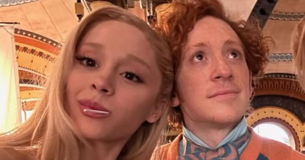 Ariana Grande breaks down: Tearful singer halts LA gig post shock Ethan ...
