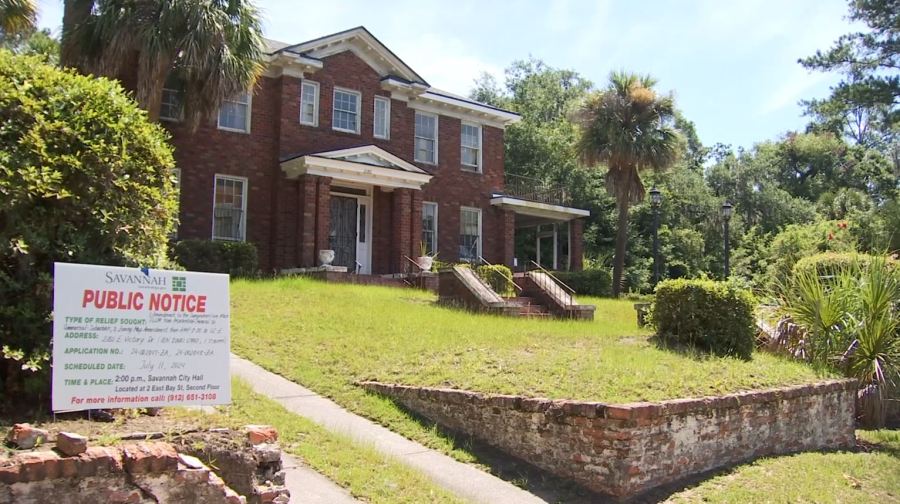 Small fire reported at historic Collier-Toomer House property