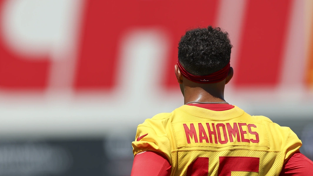 10 NFL quarterbacks facing contract decisions in 2026