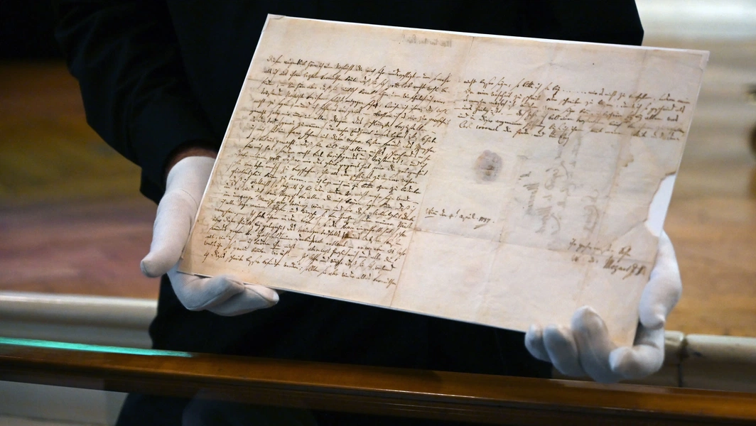 12 remarkable letters that changed historical perspectives