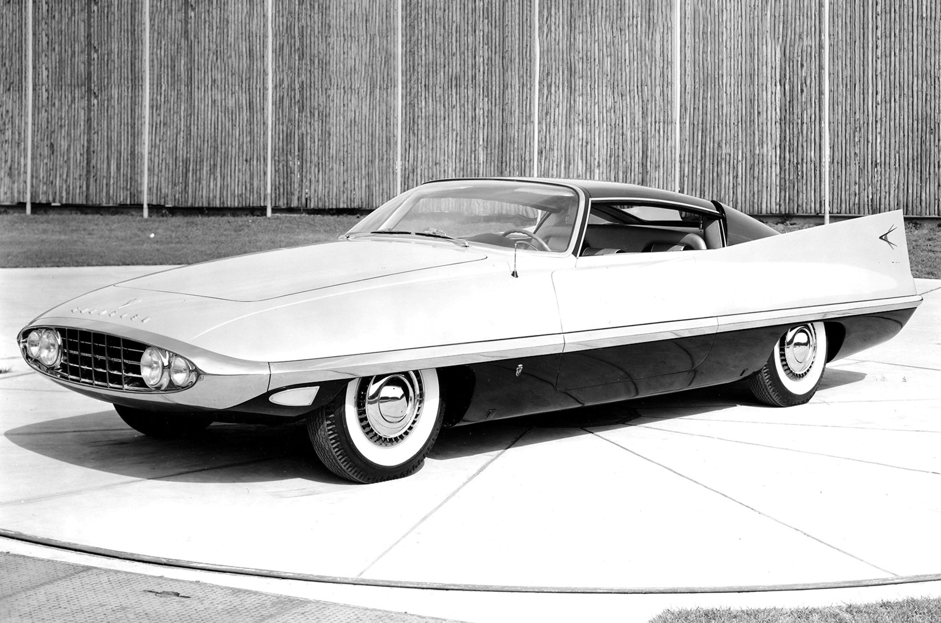 21 grandes coches clásicos con aletas traseras