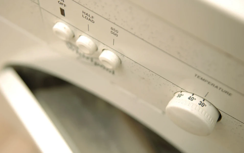 The Pioneer Woman relays expert washing machine safety tips