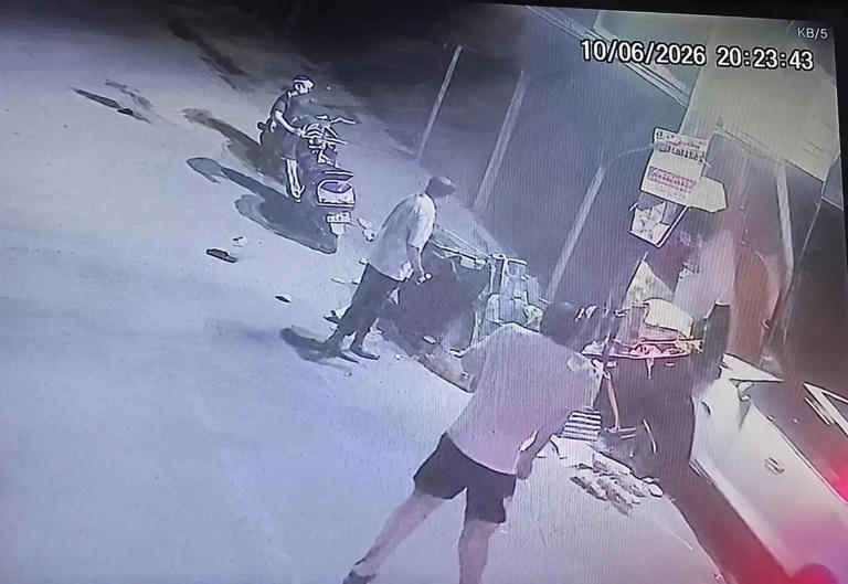 Speeding car rams egg cart in northwest Delhi, leaves four injured