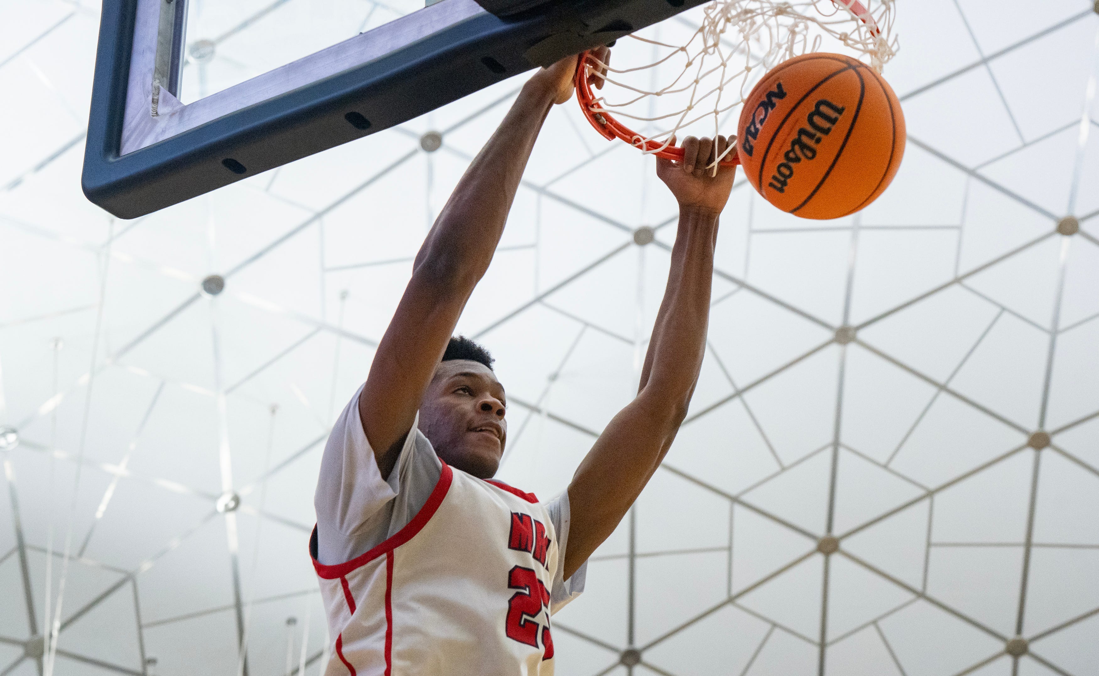 Kentucky has offered the son of a former Mark Pope rival