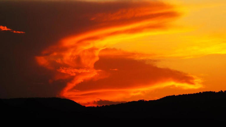 El resplandor dorado de la puesta de sol