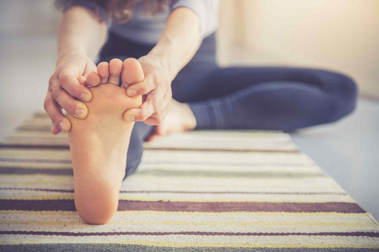 We asked an orthopedic surgeon what hammer toe is and how to prevent it