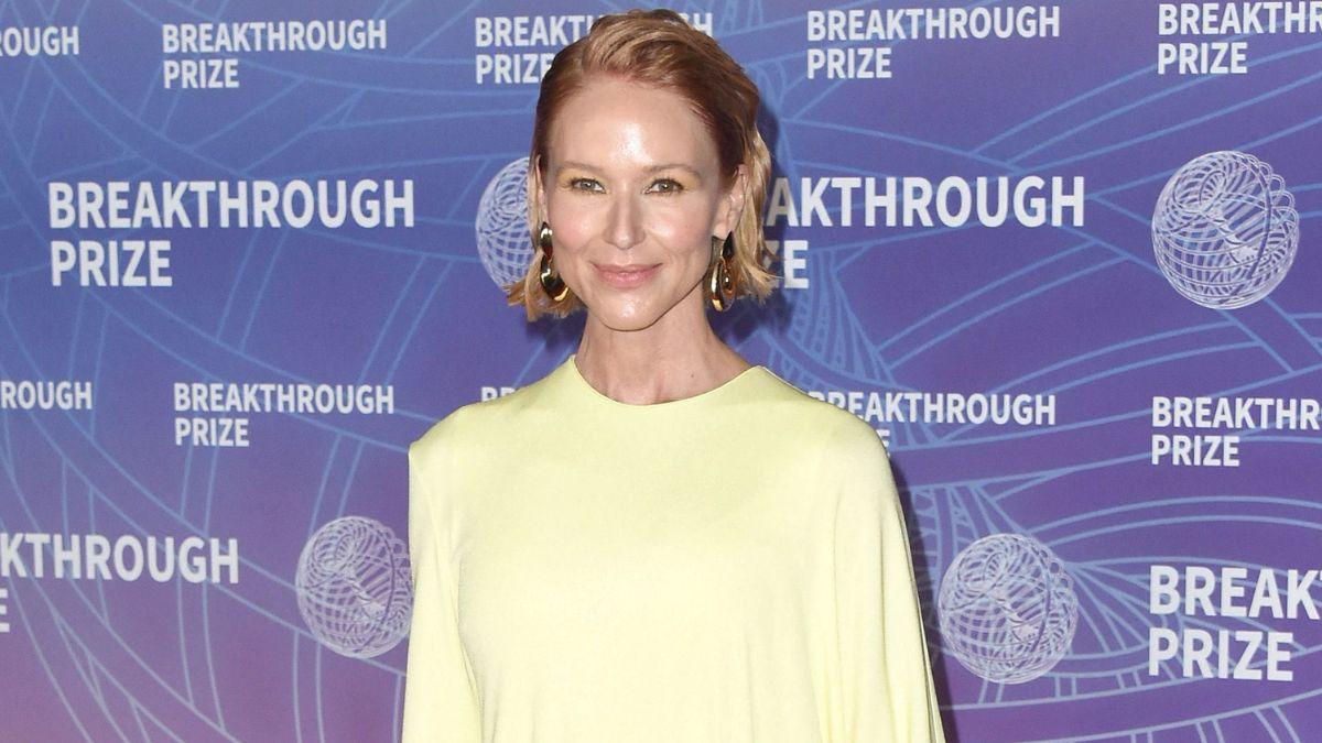 Singer Jewel exposes mom Nedra Carroll's 'deep, deep betrayal' after ...