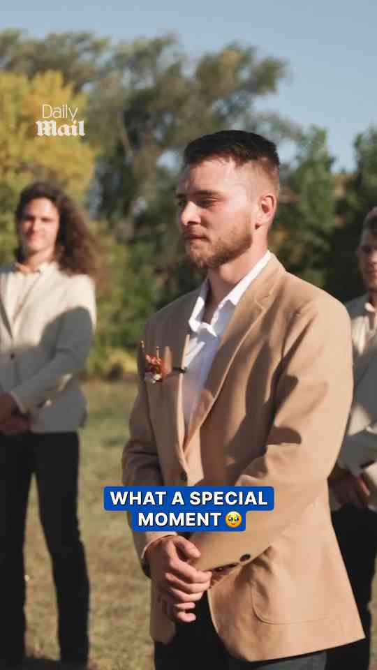 Father pauses wedding to include stepdad in walk down the aisle