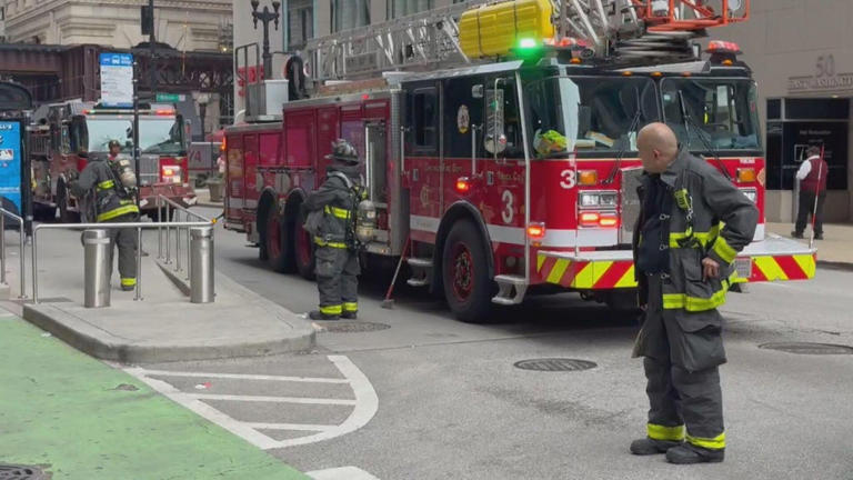 1 person taken to hospital after kitchen fire at downtown Chicago ...