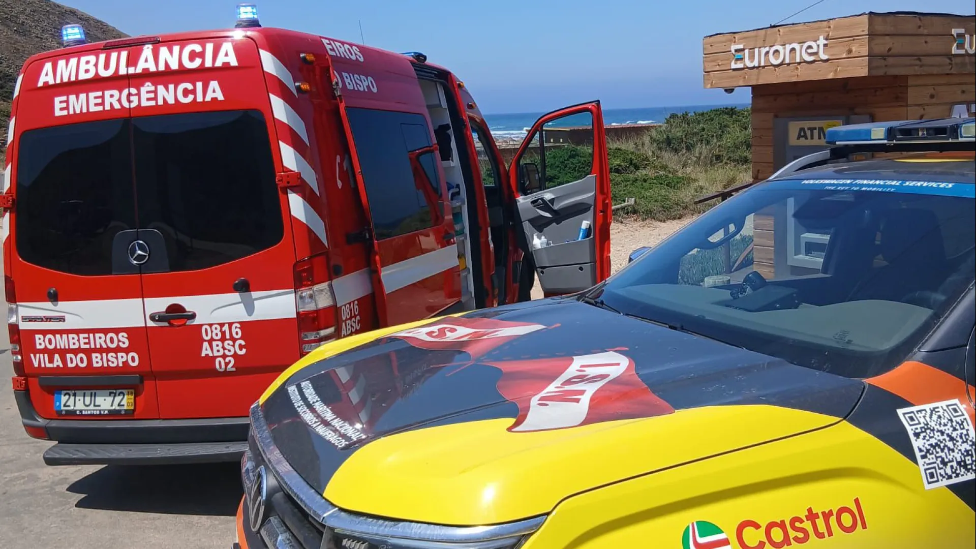 Surfista resgatada após fraturar membro superior na praia da Cordoama