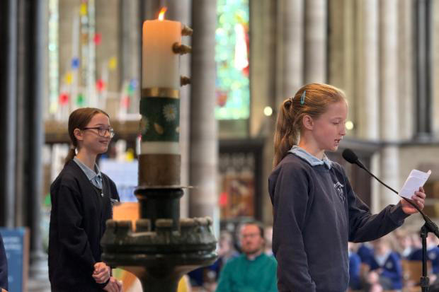 2,000 pupils attend special leavers' services at Salisbury Cathedral