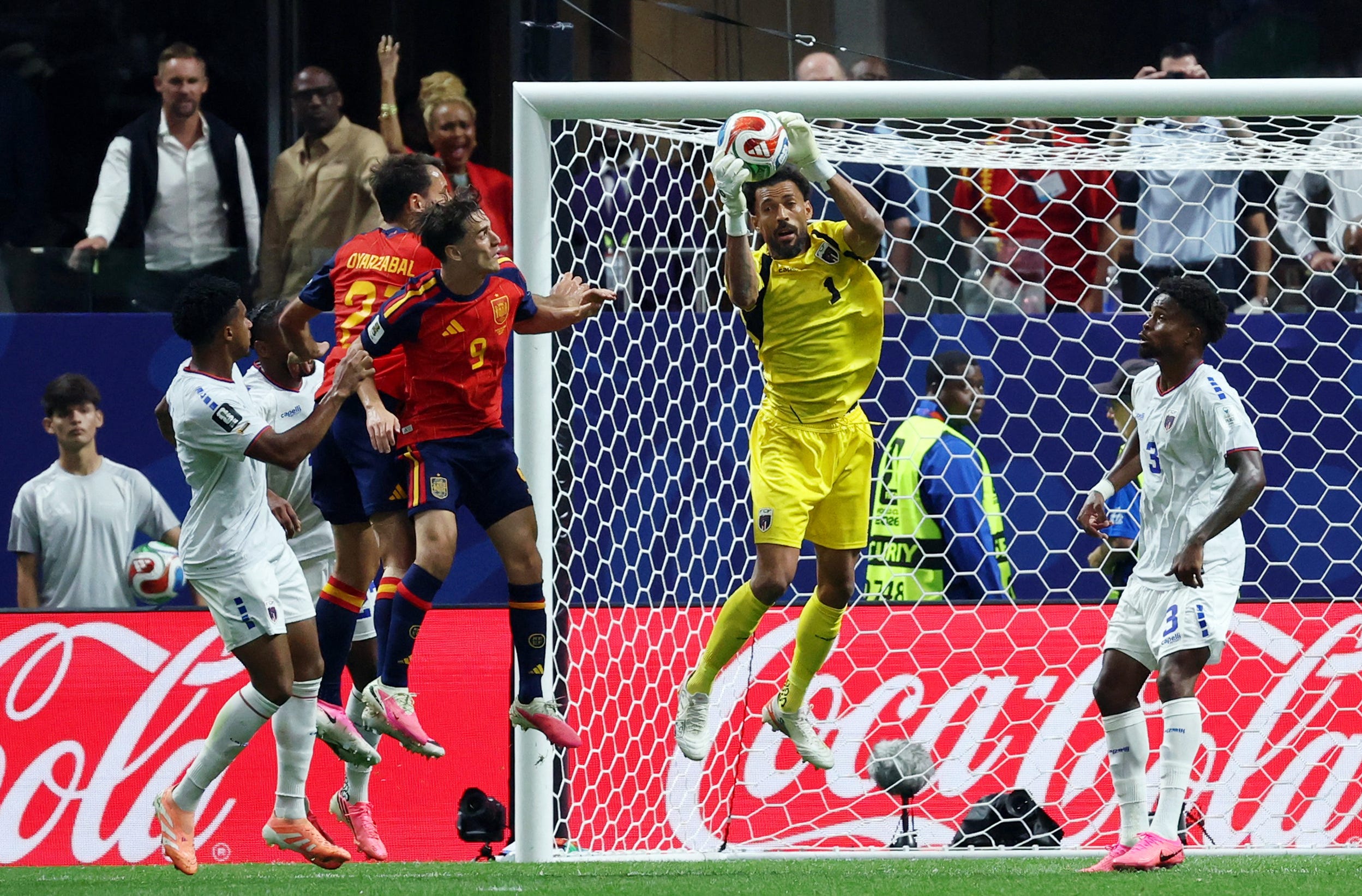 Who is Vozinha, the ageless Cape Verde goalkeeper and World Cup star?
