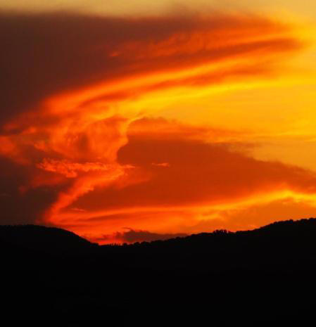 El resplandor dorado de la puesta de sol