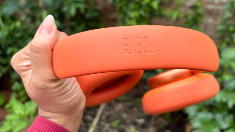 Great design, rich sound, and a good price – have these JBL wireless ...