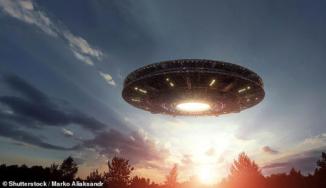 Self-proclaimed psychic issues chilling warning after vision of alien ...