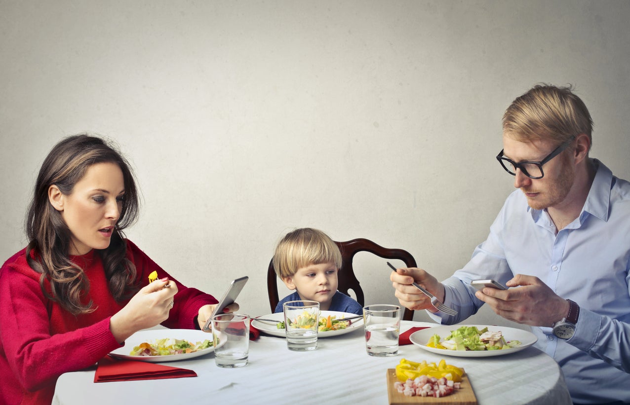 70% of kids on devices during dinner - and even more parents are too