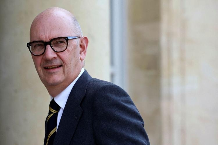 Impôts des plus riches : Lescure plaide pour « taxer mieux », pas davantage