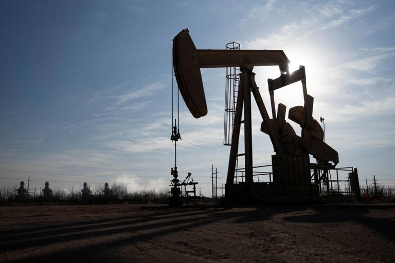 Oil prices fall 5% to 3-month low on hopes Strait of Hormuz will open
