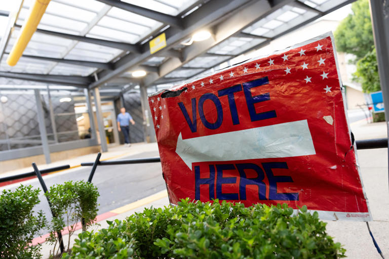 Group not tied to Ohio secretary of state sending voter registration ...