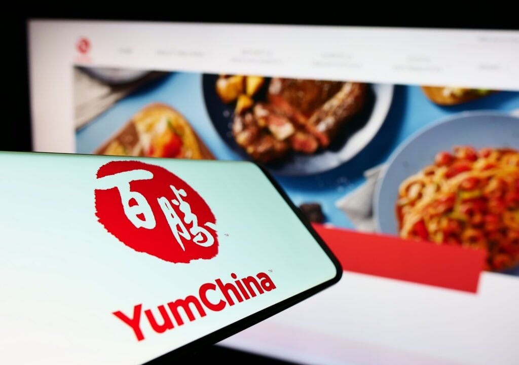 Yum China buys Pizza Hut brand in China