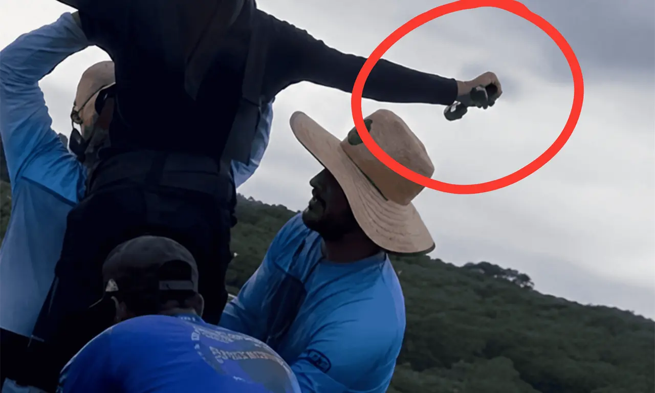 Instructores habrían quitado la cámara a la joven tras lanzarla al vacío